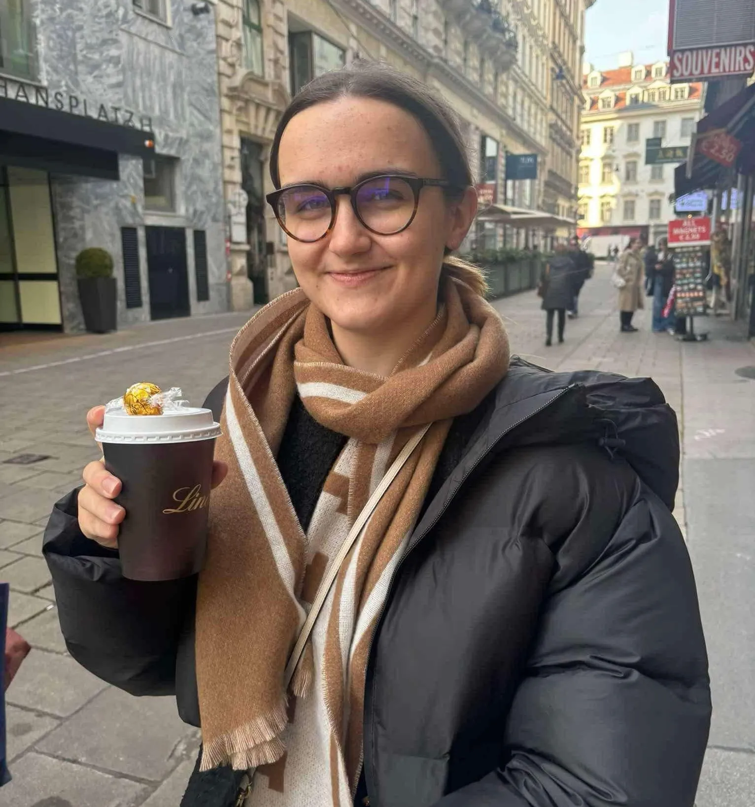 HeadShotlyAI | Studio-Quality Professional Headshots in Minutes